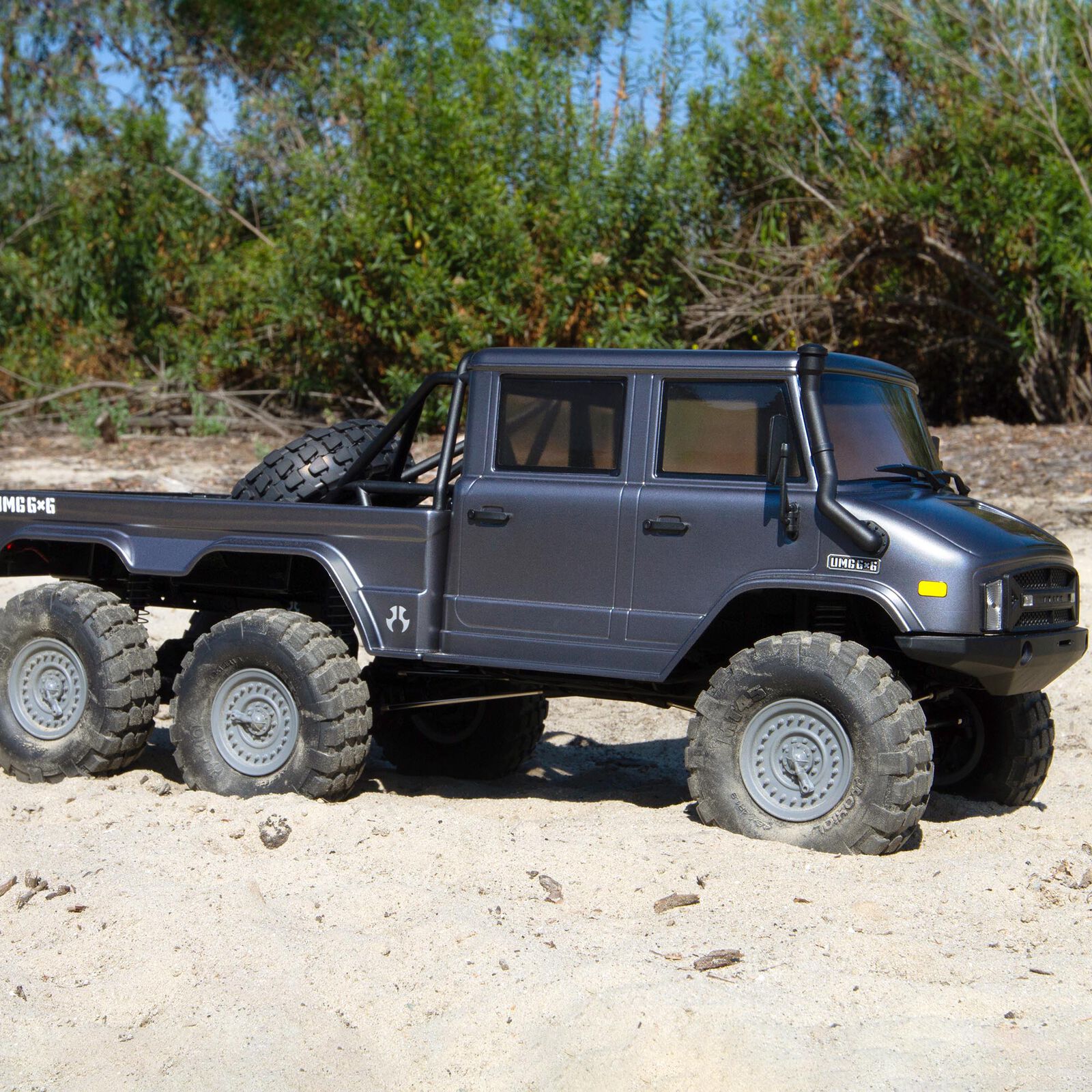 1/10 SCX10 II UMG10 6x6 Rock Crawler Brushed RTR | Axial Adventure