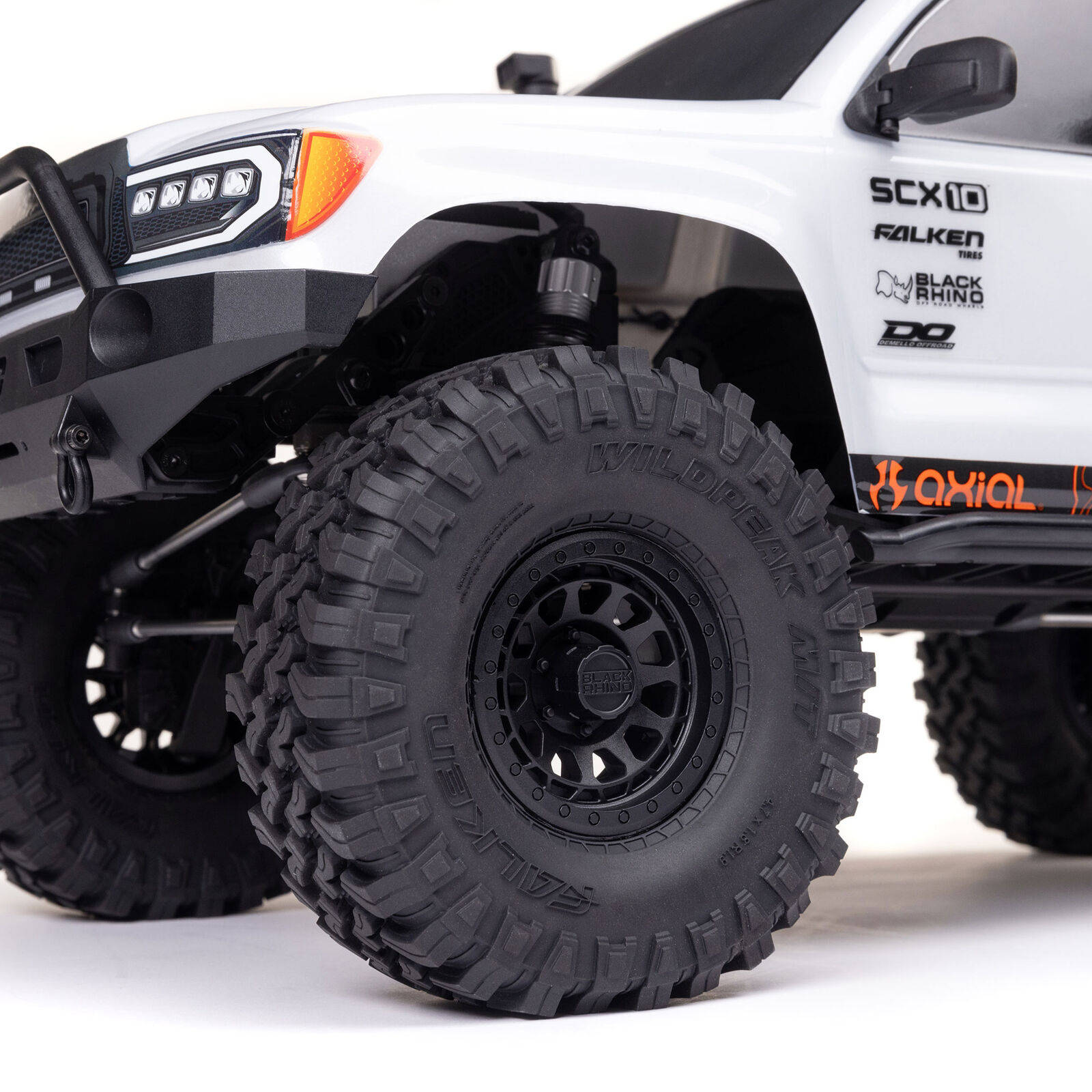 1/10 SCX10 III Base Camp 4X4 RTR Brushed Rock Crawler, White | Axial ...