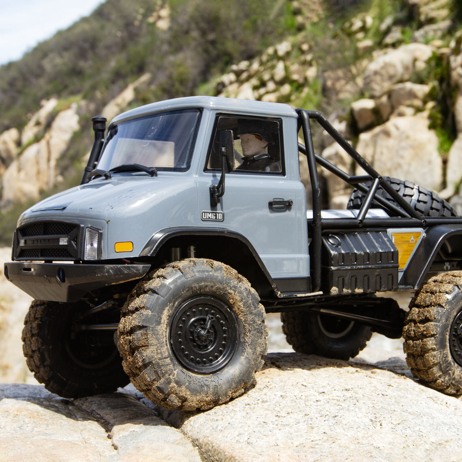 1/10 SCX10 II UMG10 4WD Rock Crawler Kit | Axial Adventure