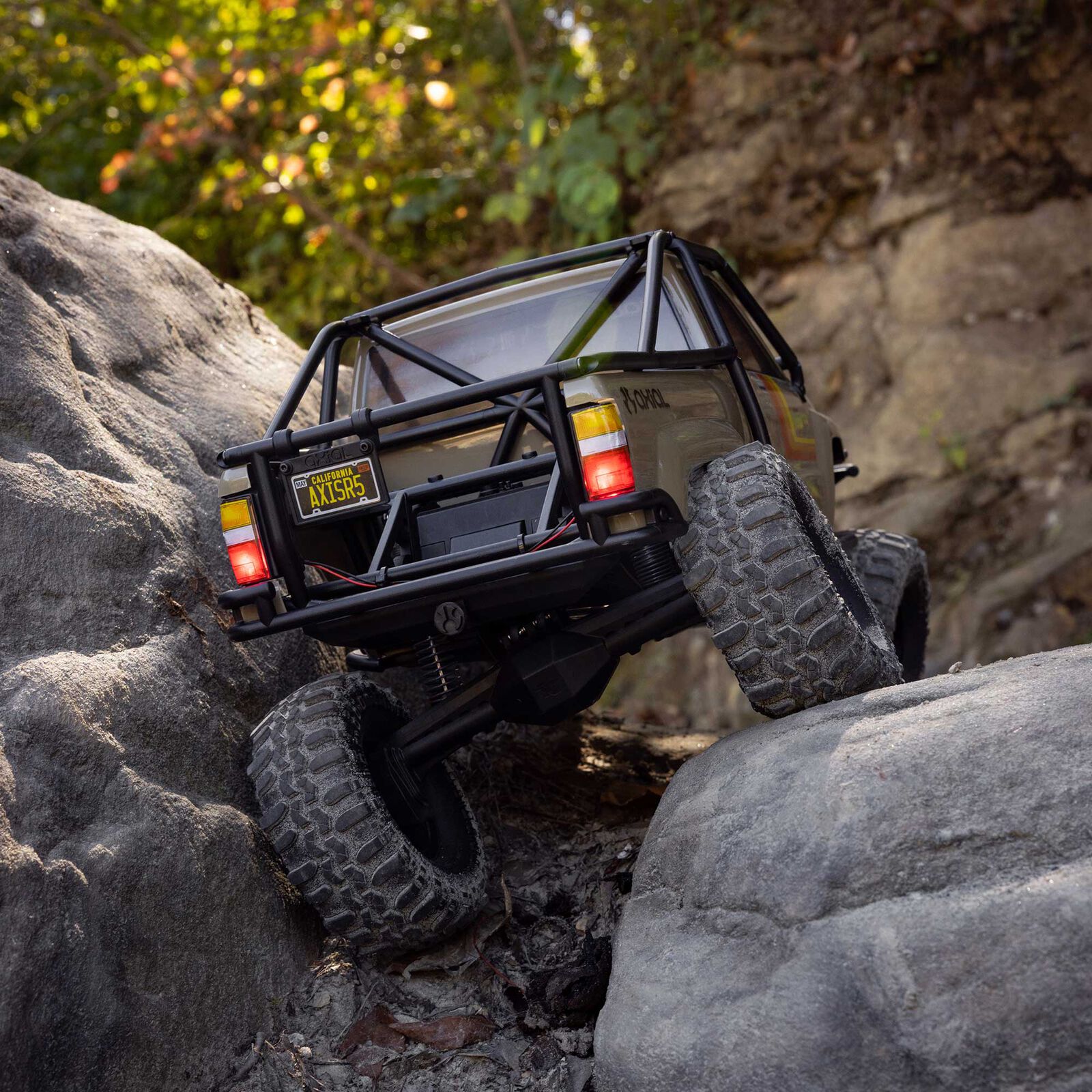 1/10 SCX10 III 1987 Toyota SR5 4X4 RTR Brushed Rock Crawler, Tan ...
