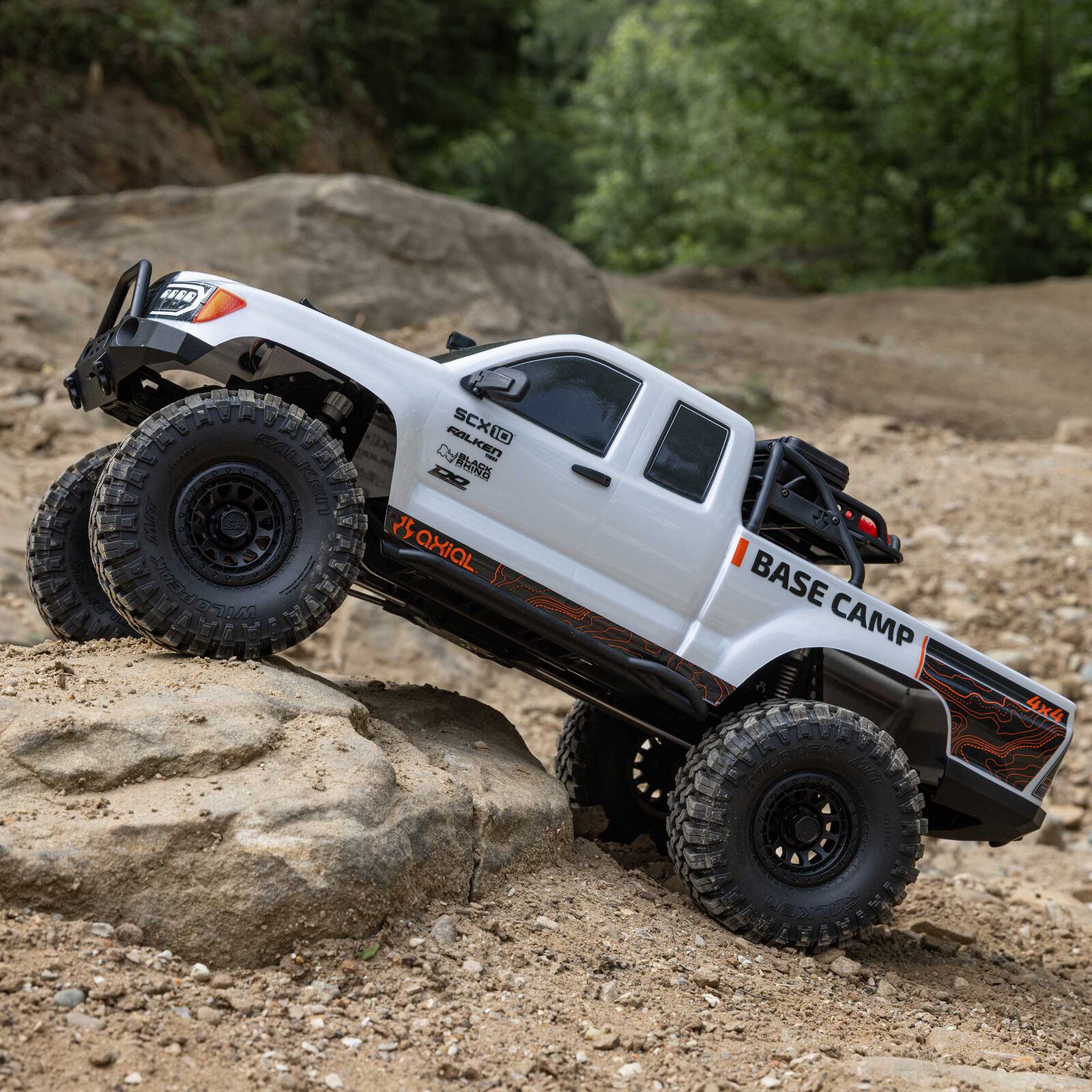1/10 SCX10 III Base Camp 4X4 RTR Brushed Rock Crawler, White | Axial ...